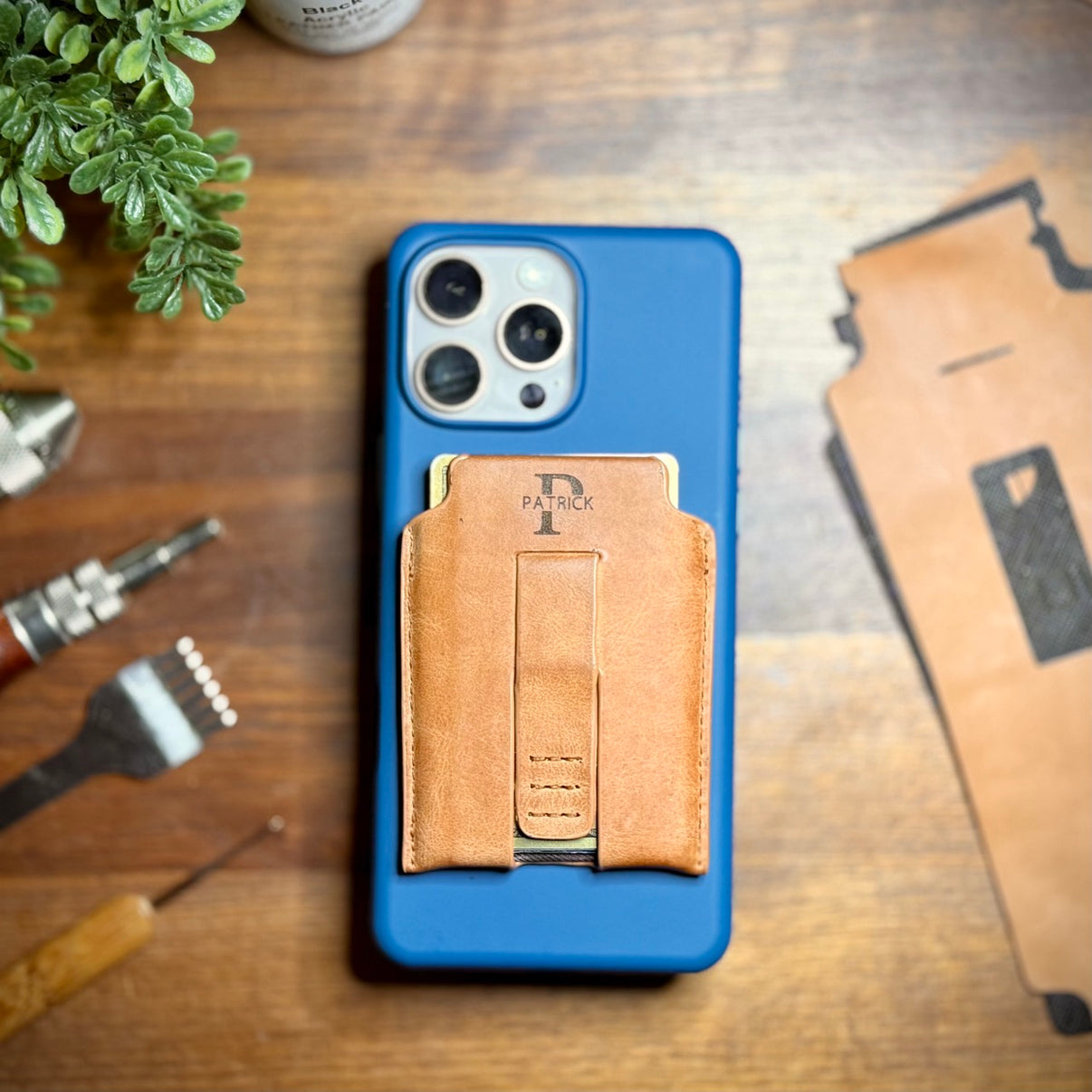 Minimalist Magnetic RFID Wallet For Phones | MagBak